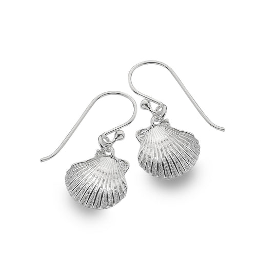Silver Scallop Shell Pendant Neclace